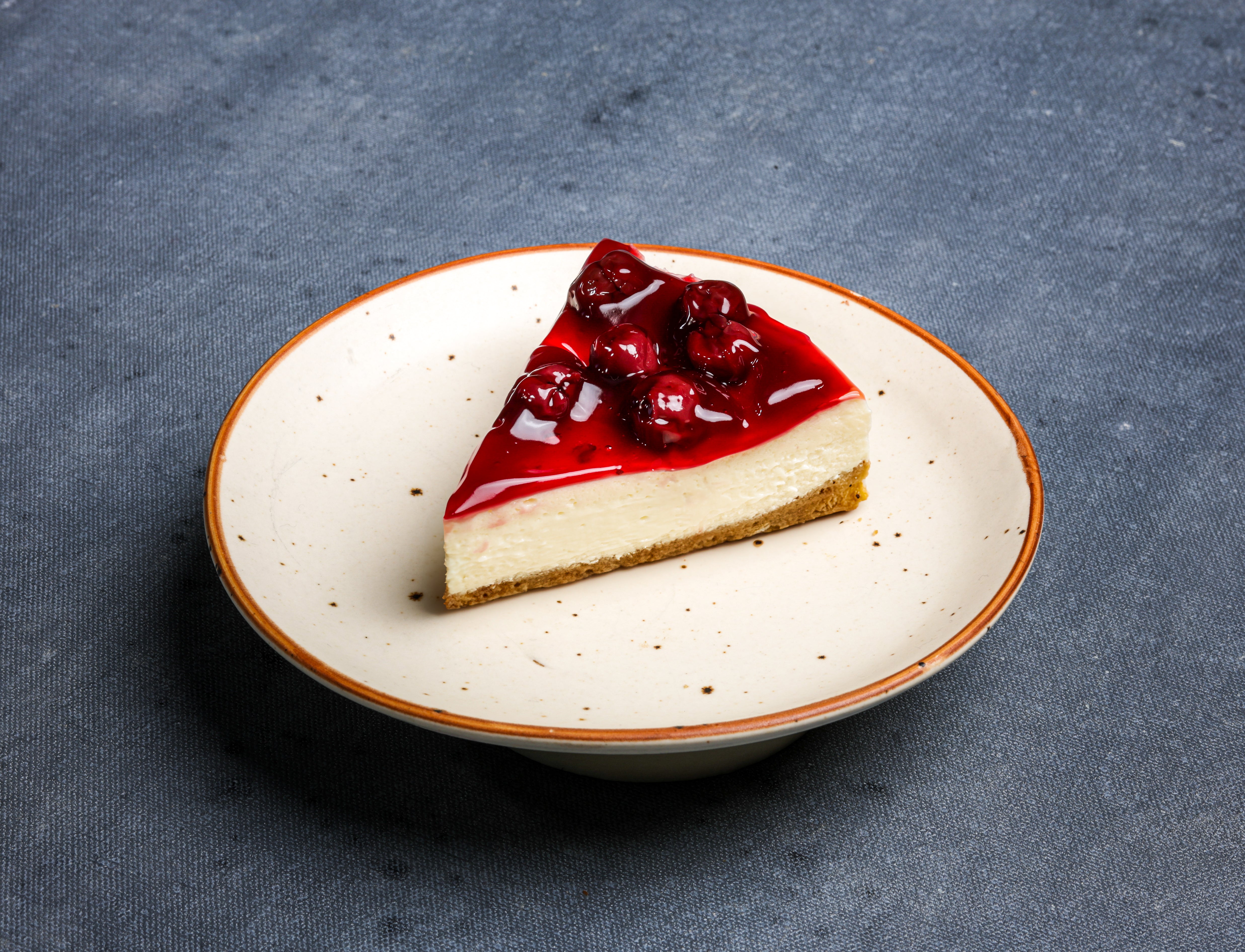 Dark Cherry Cheesecake Slice – Cheesecakeco.in