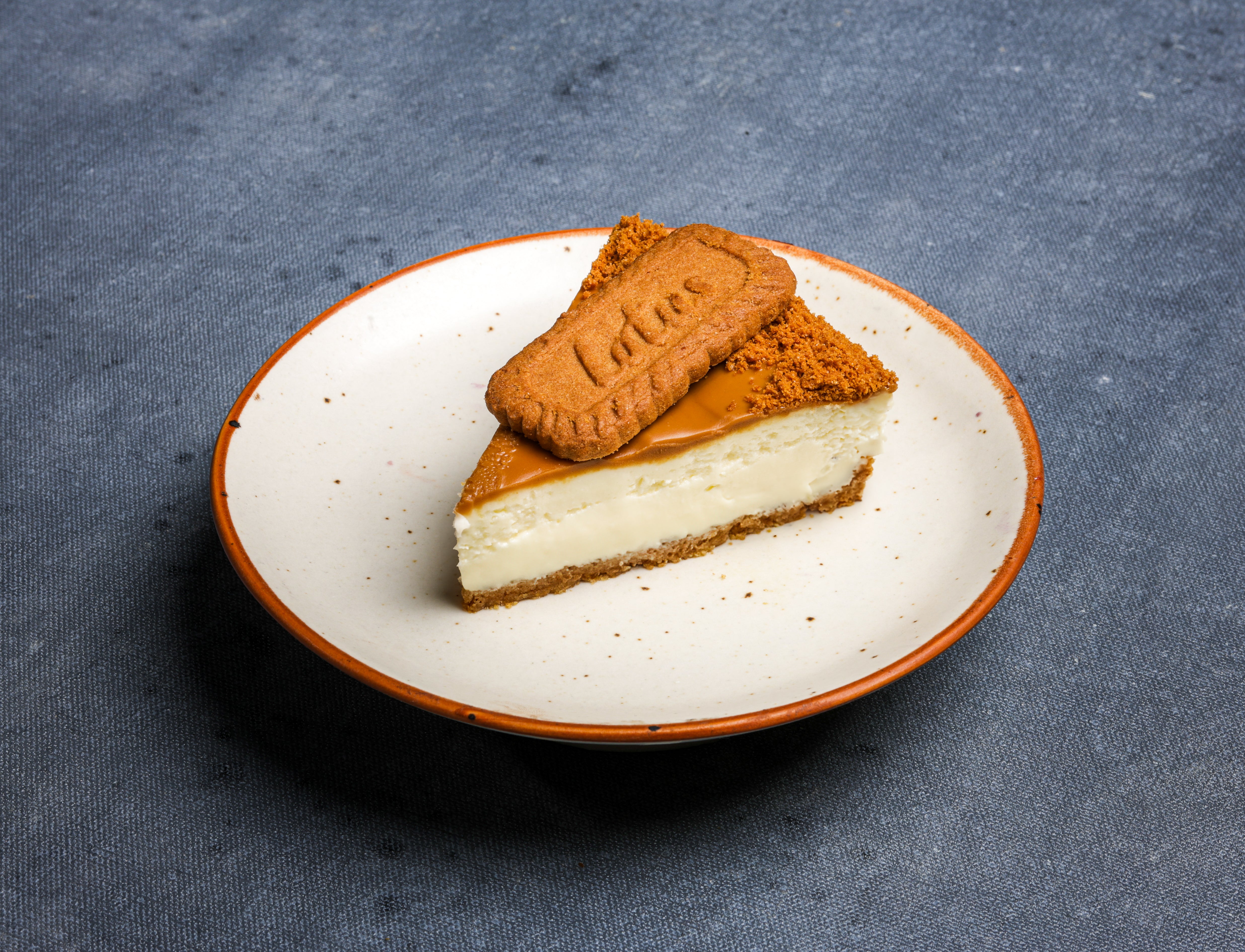 Lotus Biscoff Baked Cheesecake Slice – Cheesecakeco.in